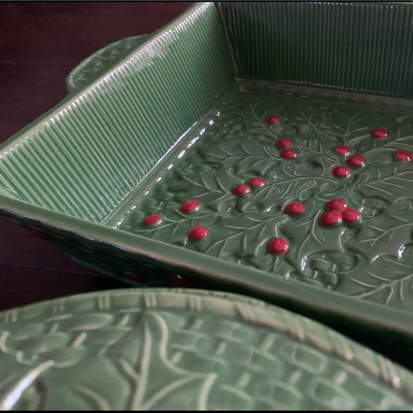 Temptations | Kitchen | Christmas Presentable Ceramic Ovenware Holly ...
